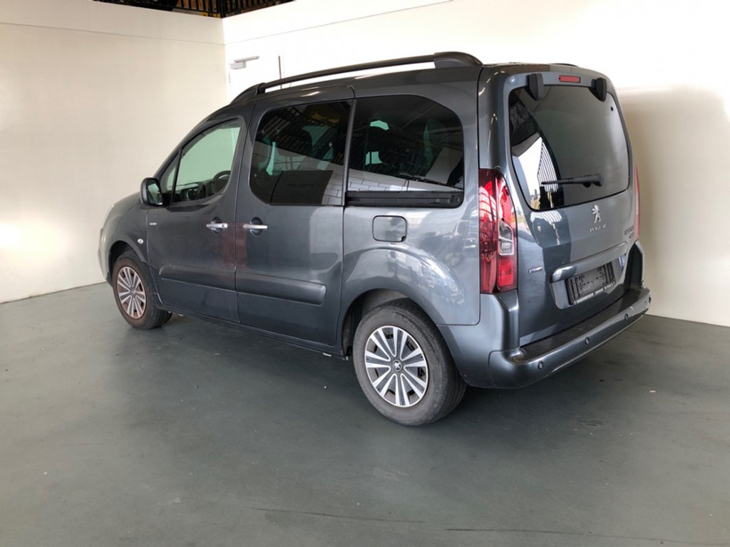 Te koop - Peugeot Partner Tepee 1.2 110PK Style